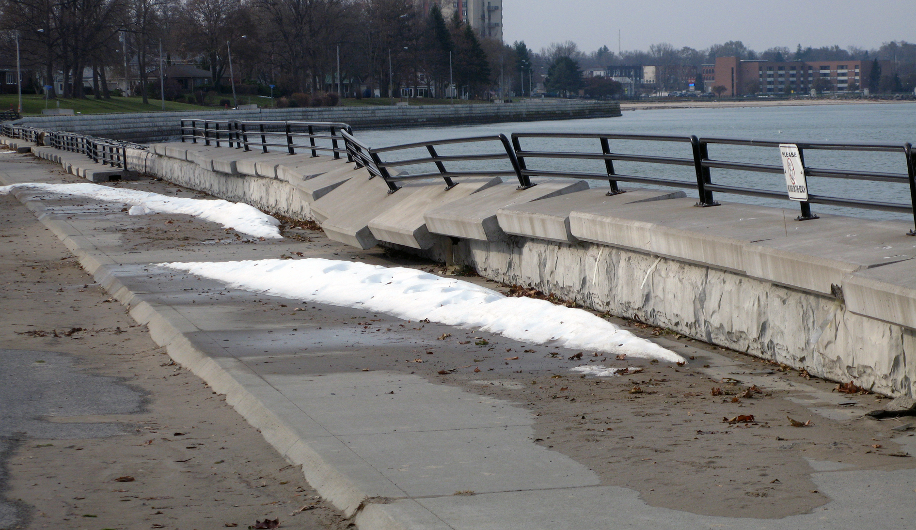 Breakwalls in city need reinforcement | News, Sports, Jobs - Observer Today